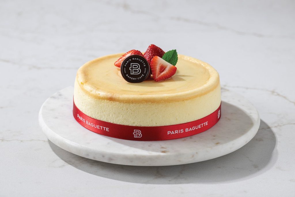 Strawberry Soft Cream Cake | Cakes | Paris Baguette